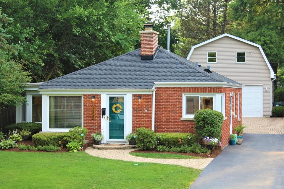 334 N Schiller St, Palatine, IL 60067 - Movoto