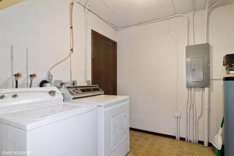 772 Whalom Ln, Schaumburg, IL 60173 - Movoto