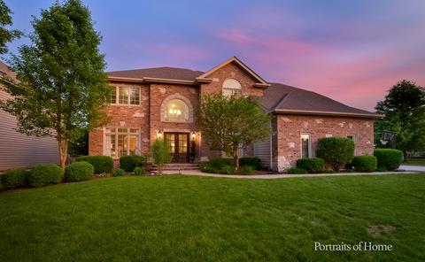 2556 Dewes Ln, Naperville, IL 60564 | 53 Photos | MLS #11611339 - Movoto