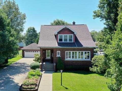 560 W Station St, Saint Anne, IL 60964 | 45 Photos | MLS #11620093 - Movoto