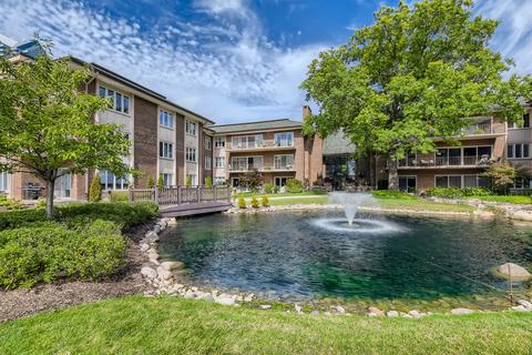 4 Oak Brook Club Dr #F106, Oak Brook, IL 60523 | 28 Photos | MLS ...