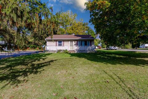 1421 Maple Rd, Joliet, IL 60432 | 17 Photos | MLS #11653469 - Movoto