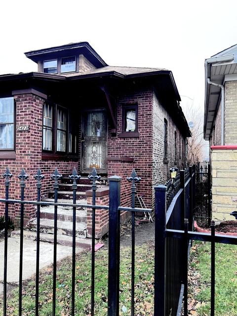 5423 W Congress Pkwy, Chicago, IL 60644 | 6 Photos | MLS #11705369 - Movoto