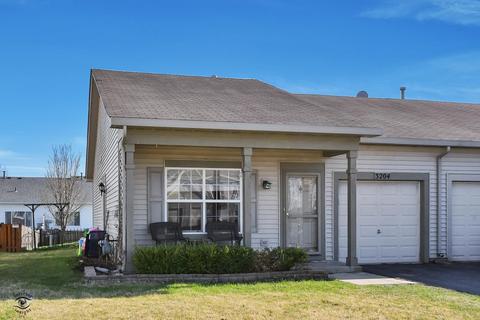 3204 Paige St, Plano, IL 60545 | 17 Photos | MLS #11755845 - Movoto