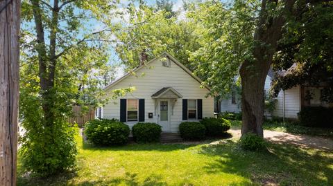 1114 Commercial St, Sycamore, IL 60178 | 23 Photos | MLS #11790474 - Movoto