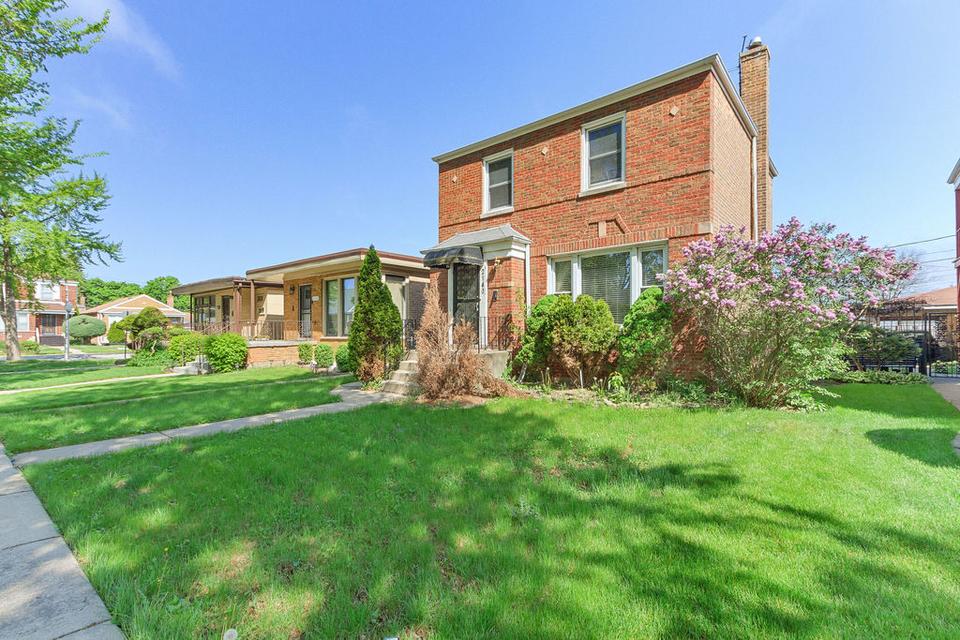 2140 E 91st St, Chicago, IL 60617 | 25 Photos | MLS #11791047 - Movoto