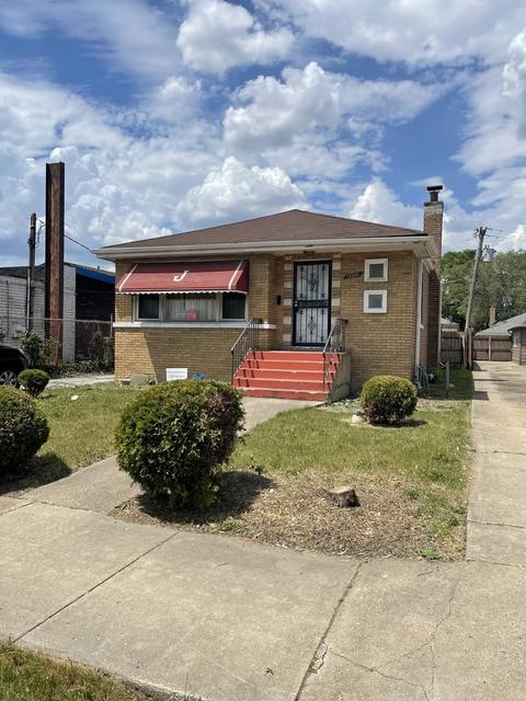 12646 Paulina St, Calumet Park, IL 60827 | 37 Photos - Movoto