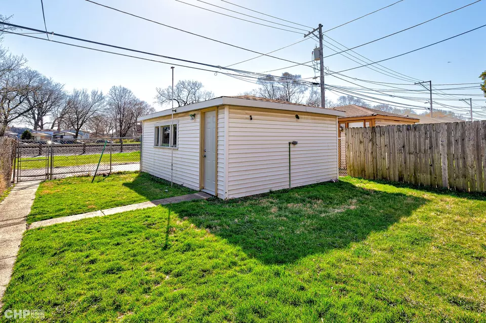 11707 S Hale Ave, Chicago, IL 60643 - Movoto