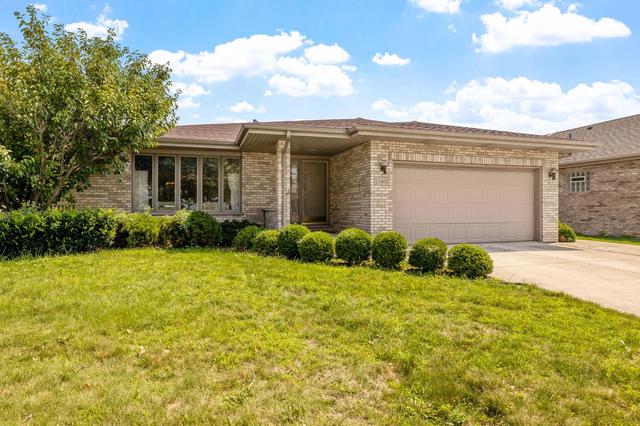 11405 Foxwoods Dr, Oak Lawn, IL 60453 | 20 Photos - Movoto