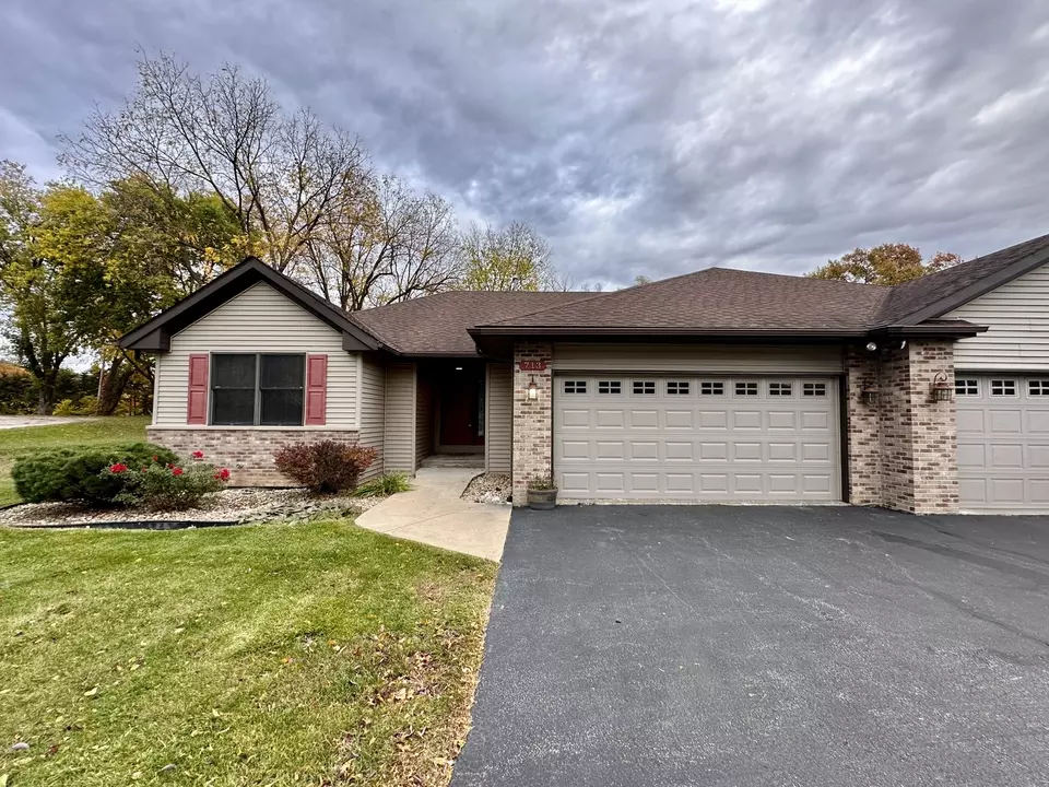 713 N Alpine Rd, Rockford, IL 61107 | 39 Photos - Movoto
