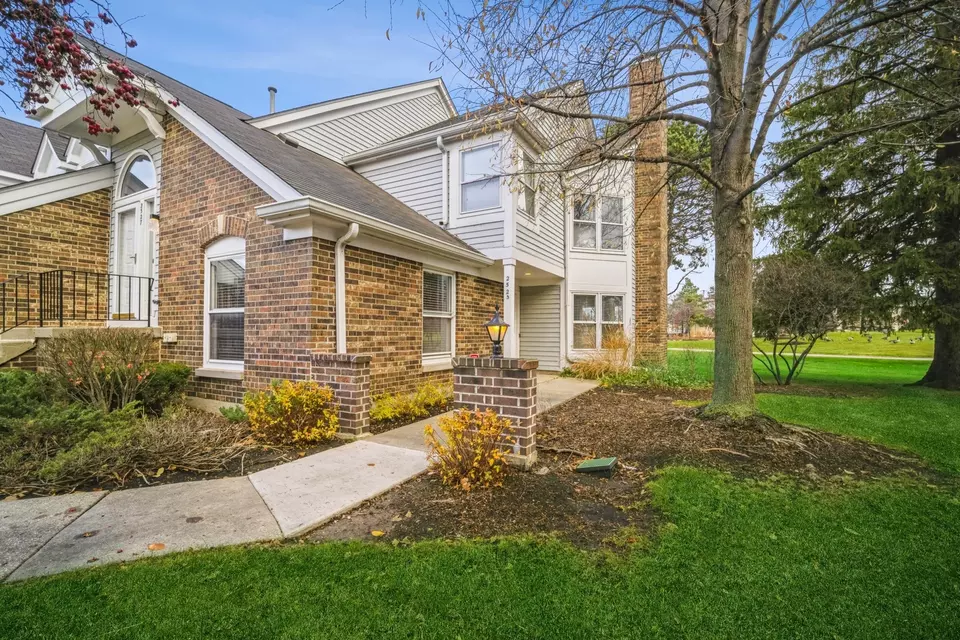 2525 Live Oak Ln #0, Buffalo Grove, IL 60089 | 12 Photos - Movoto