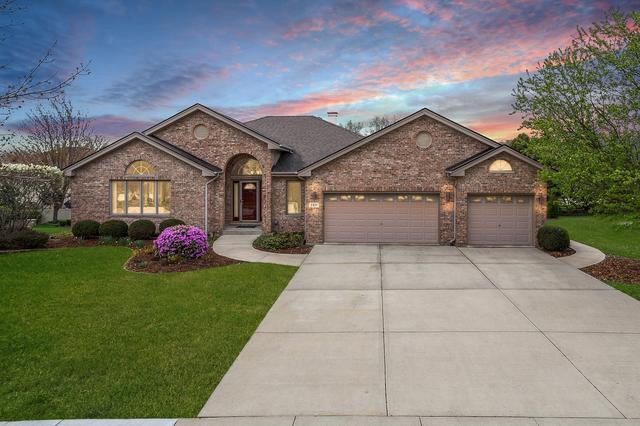 2321 Kerry Ln, Darien, IL 60561 | 33 Photos - Movoto