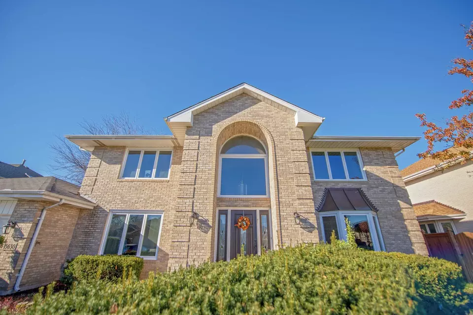 15630 Innsbrook Dr, Orland Park, IL 60462 | 41 Photos - Movoto