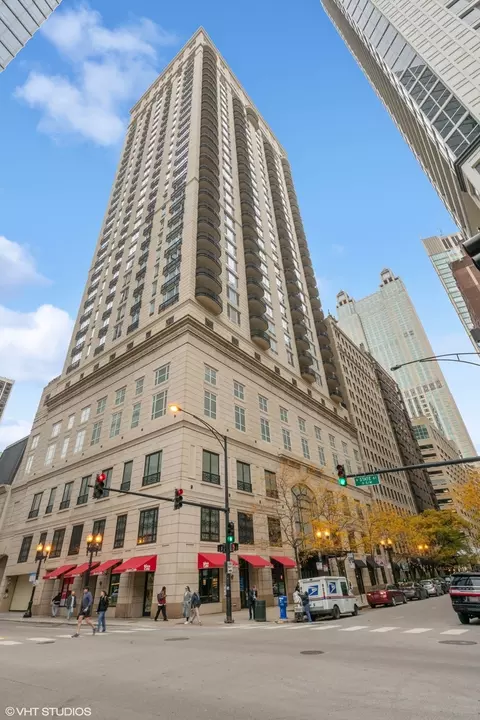 40 E Delaware Pl #304, Chicago, IL 60611 | 15 Photos - Movoto
