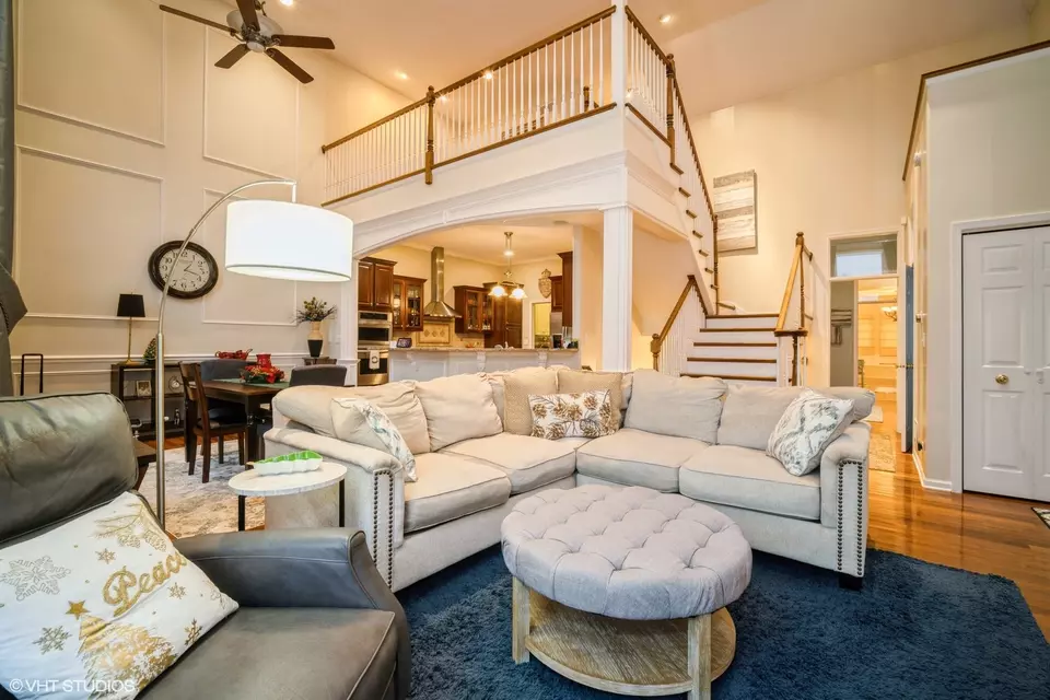 1531 W Rue James Pl, Palatine, IL 60067 | 17 Photos - Movoto