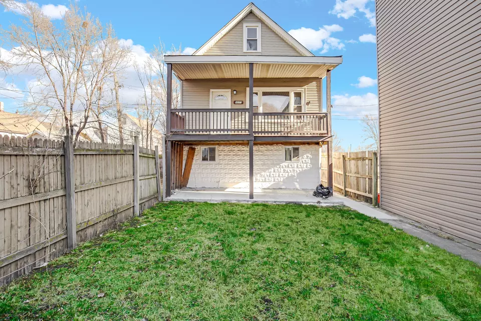 8557 S Burley Ave, Chicago, IL 60617 | 18 Photos - Movoto