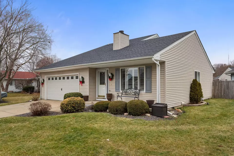 2906 Natalie Dr, Champaign, IL 61822 | 30 Photos - Movoto