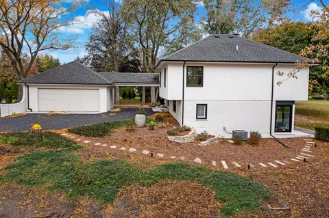 3001 Meyers Rd, Oak Brook, IL 60523 | 66 Photos - Movoto