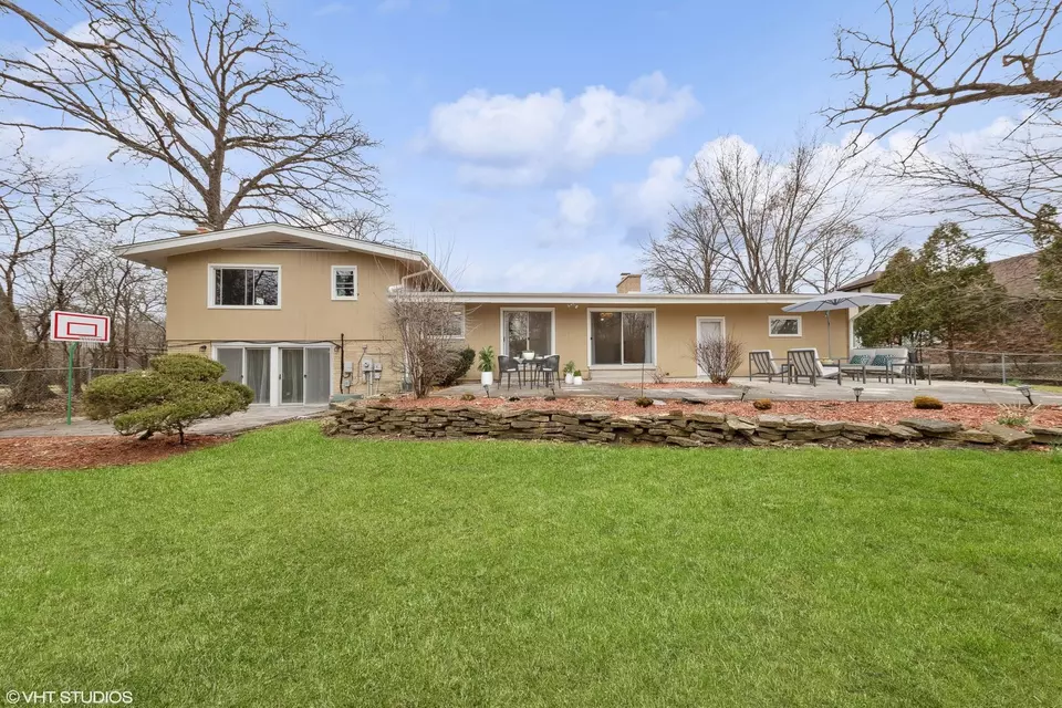 2548 Country Club Dr, Olympia Fields, IL 60461 | 24 Photos - Movoto