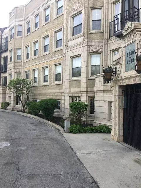 6830 S South Shore Dr #1, Chicago, IL 60649 | 27 Photos - Movoto