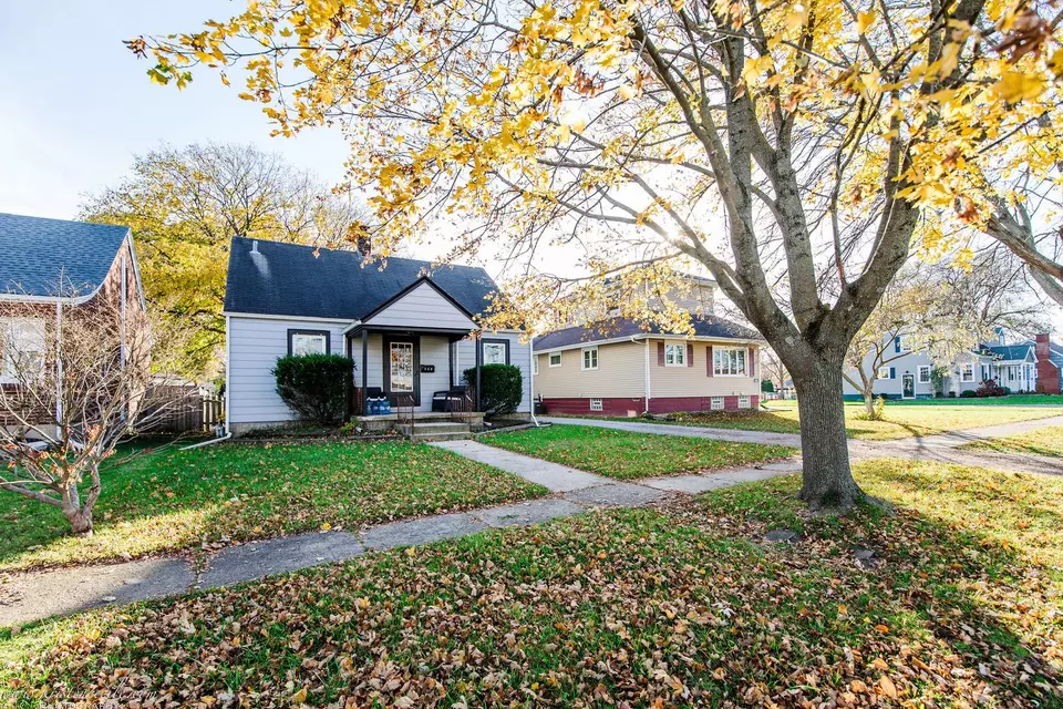 660 1st St, Crete, IL 60417 | 13 Photos - Movoto