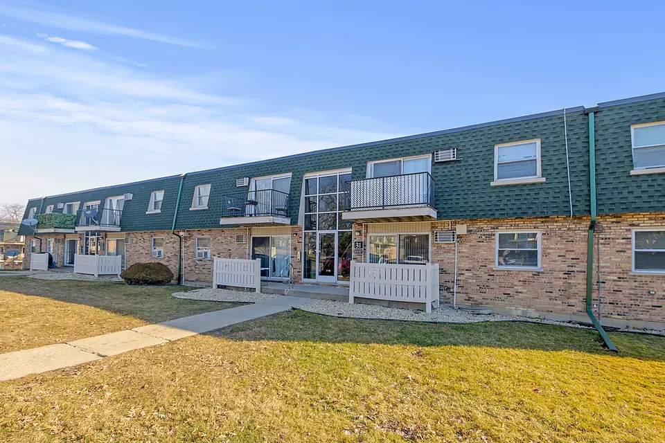 10033-10045 S Walnut Ter #31-210, Palos Hills, IL 60465 | 10 Photos ...