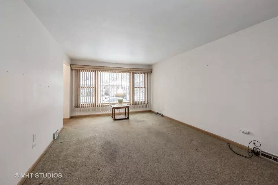 6254 W 64th St, Chicago, IL 60638 | 21 Photos - Movoto