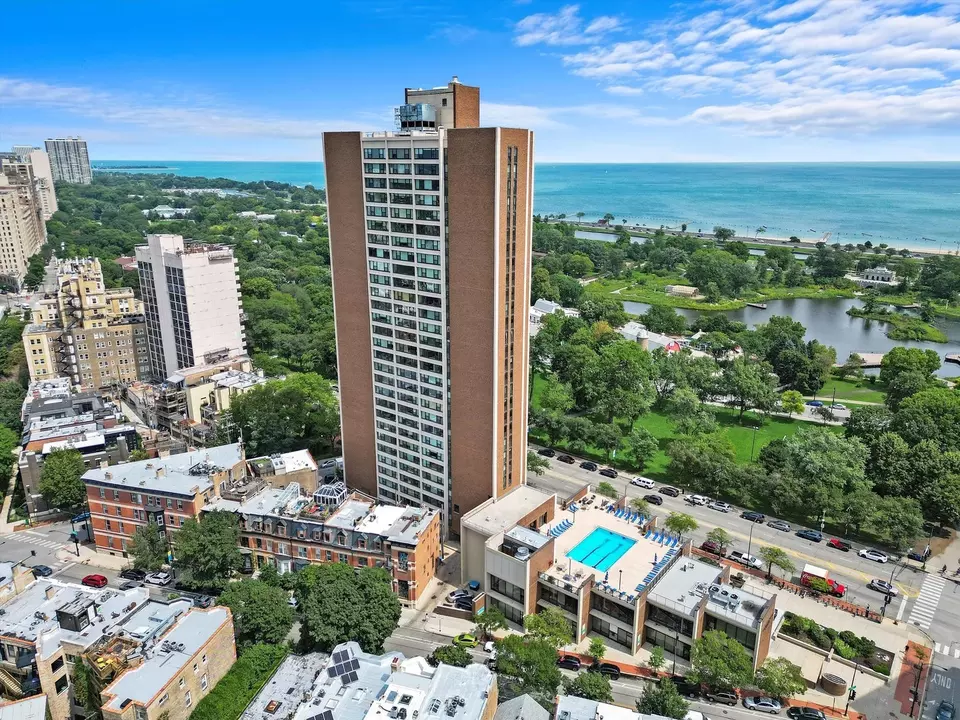 1850 N Clark St #1404, Chicago, IL 60614 | 20 Photos - Movoto