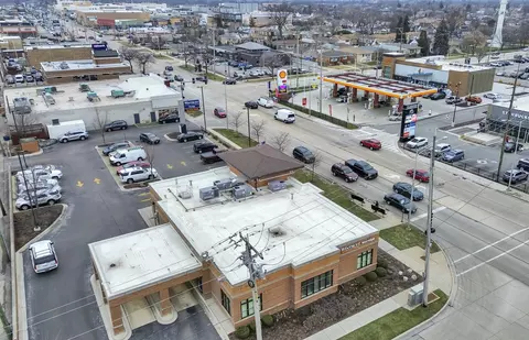 7112 W Montrose Ave, Norridge, IL 60706 | 38 Photos - Movoto