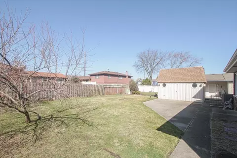 530 N Castle Rd, Addison, IL 60101 | 30 Photos - Movoto