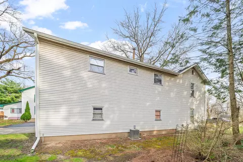 211 E 4th St, Sandwich, IL 60548 | 16 Photos - Movoto