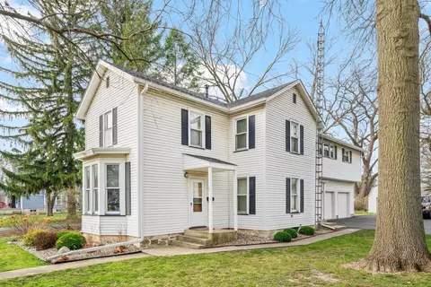 211 E 4th St, Sandwich, IL 60548 | 16 Photos - Movoto