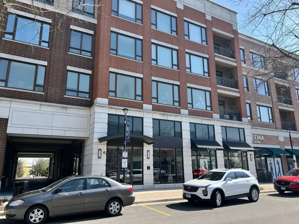 850 Village Center Dr #311, Burr Ridge, IL 60527 | 34 Photos - Movoto