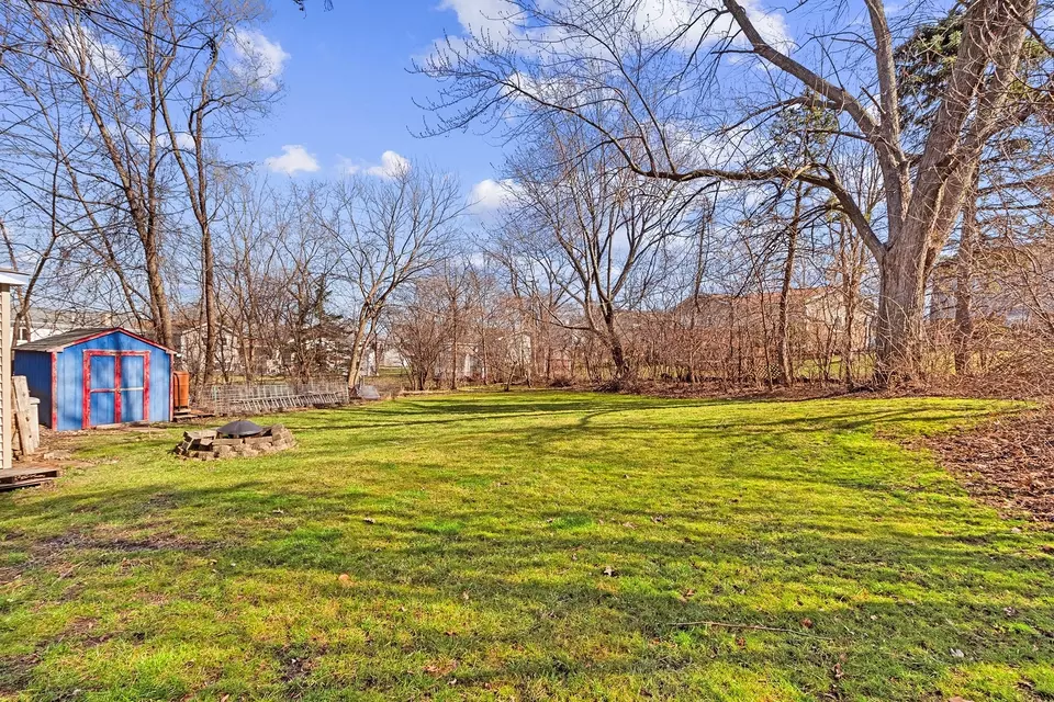 9025 Beechnut Rd, Hickory Hills, IL 60457 | 25 Photos - Movoto