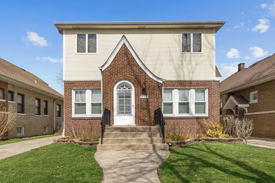 7324 W Lunt Ave, Chicago, IL 60631 | 36 Photos - Movoto