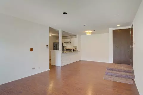 1116 Prescott Dr #1A, Roselle, IL 60172 | 20 Photos - Movoto