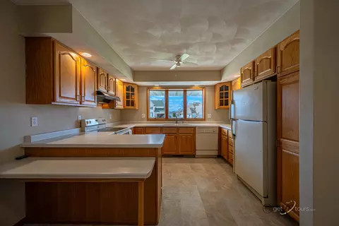1830 Indian Springs Ct, Freeport, IL 61032 | 30 Photos - Movoto