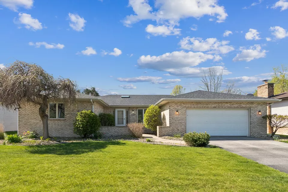 206 Milburn Ave, Crete, IL 60417 | 24 Photos - Movoto