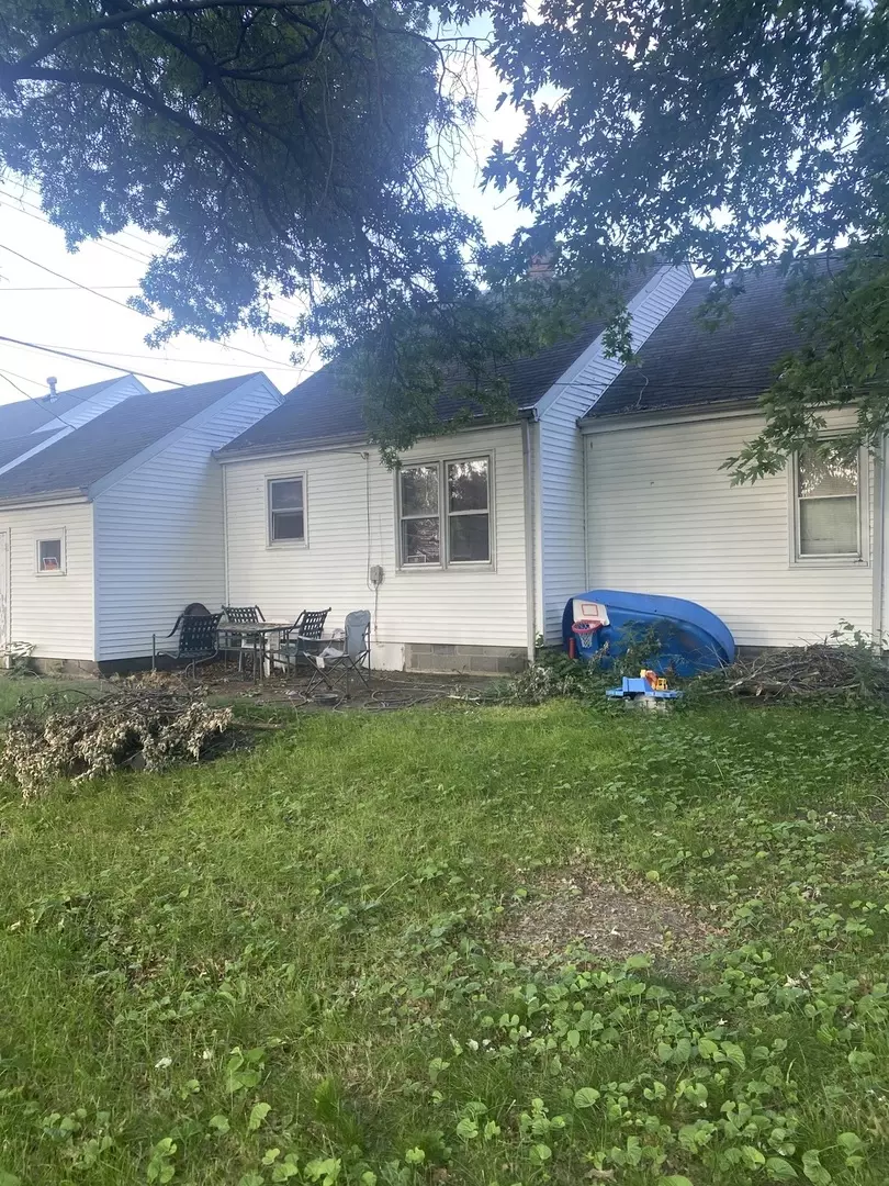 317 S 9th St, Watseka, IL 60970 | 2 Photos - Movoto