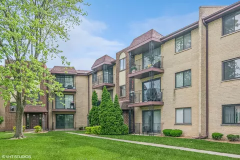 139 E Grand Ave #2C, Bensenville, IL 60106 | 14 Photos - Movoto
