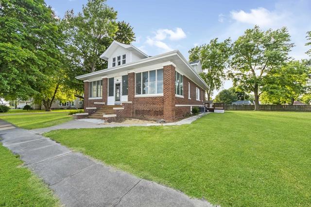 202 Jefferson St, Benson, IL 61516 | 37 Photos - Movoto