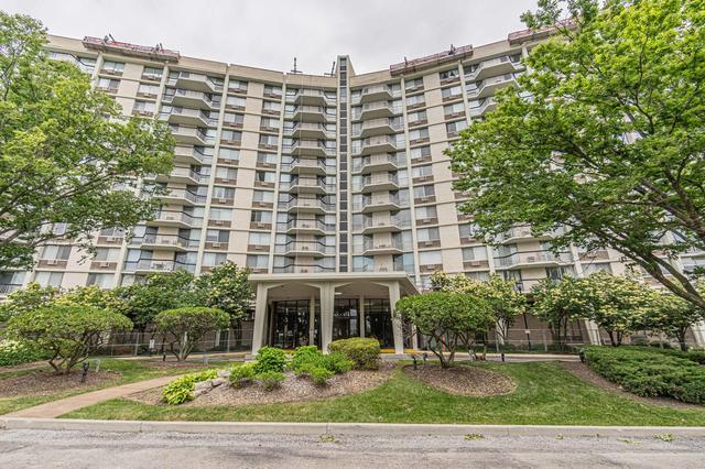 20 N Tower Rd #4F, Oak Brook, IL 60523 | 39 Photos - Movoto