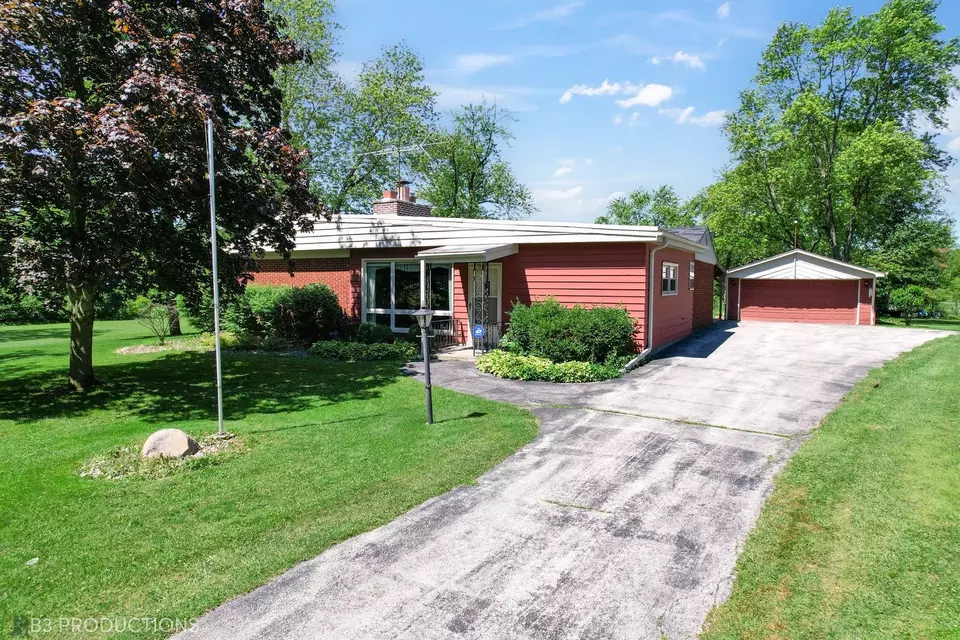 24360 S Thorn Creek Ln, Crete, IL 60417 | 27 Photos - Movoto