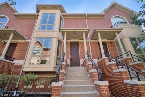 42 Legacy Ln, Wheeling, IL 60090 | 24 Photos - Movoto