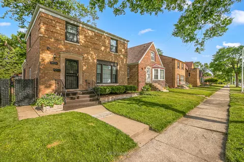 14119 S Wabash Ave, Riverdale, IL 60827 | 23 Photos - Movoto