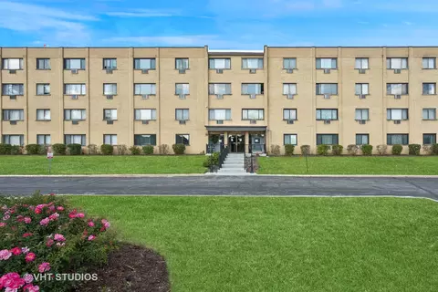 Countryside, IL Homes with Pool For Sale - Movoto