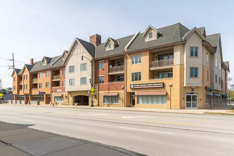 310 S Main St #306, Lombard, IL 60148 | 27 Photos - Movoto