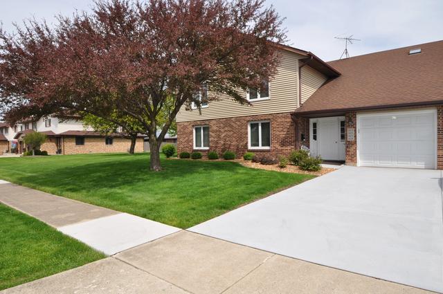 815 Meadow Rdg #2, New Lenox, IL 60451 | MLS# 12359298 | 19 Photos - Movoto