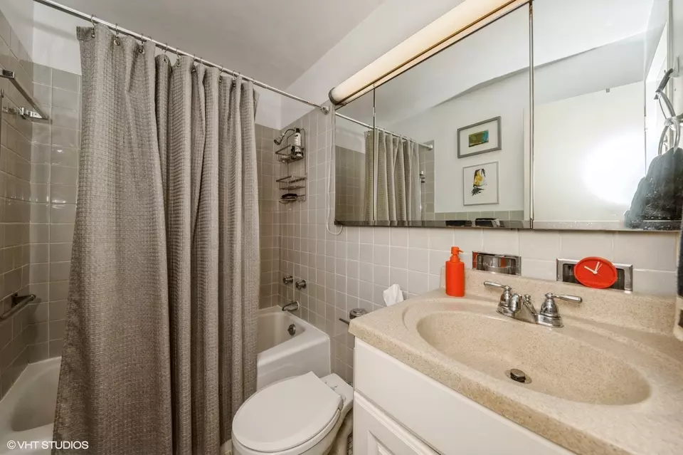 3550 N Lake Shore Dr #226, Chicago, IL 60657 | 10 Photos - Movoto