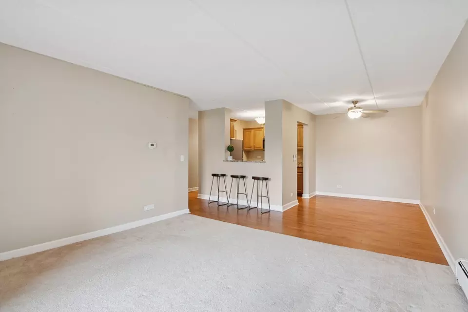 300 W Fullerton Ave #108, Addison, IL 60101 | MLS# 12376869 | 10 Photos ...